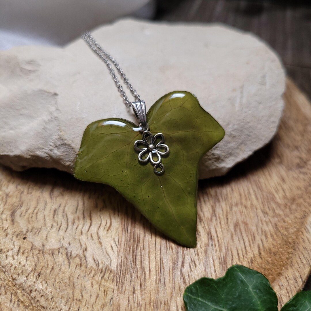Natural Ivy Leaf Pendant Crystallized in Resin - Unique Handcrafted ...
