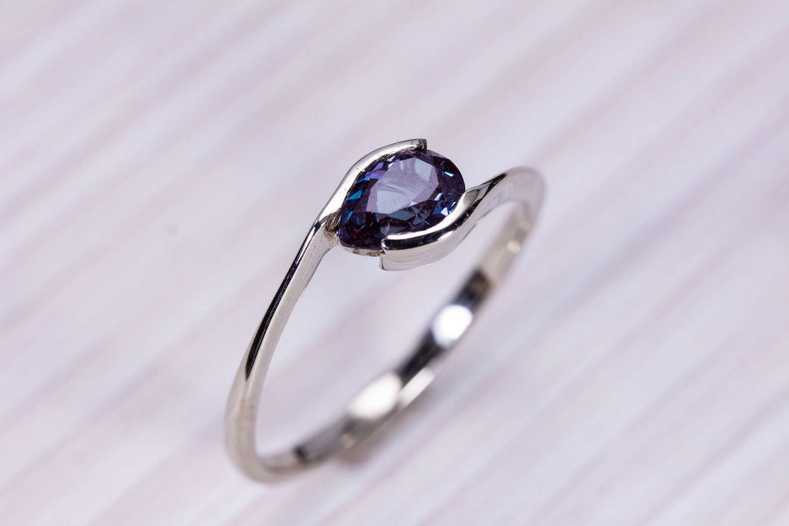 Alexandrite Ring. White Gold Ring. 14K Solid Gold. Alexandrite - Etsy