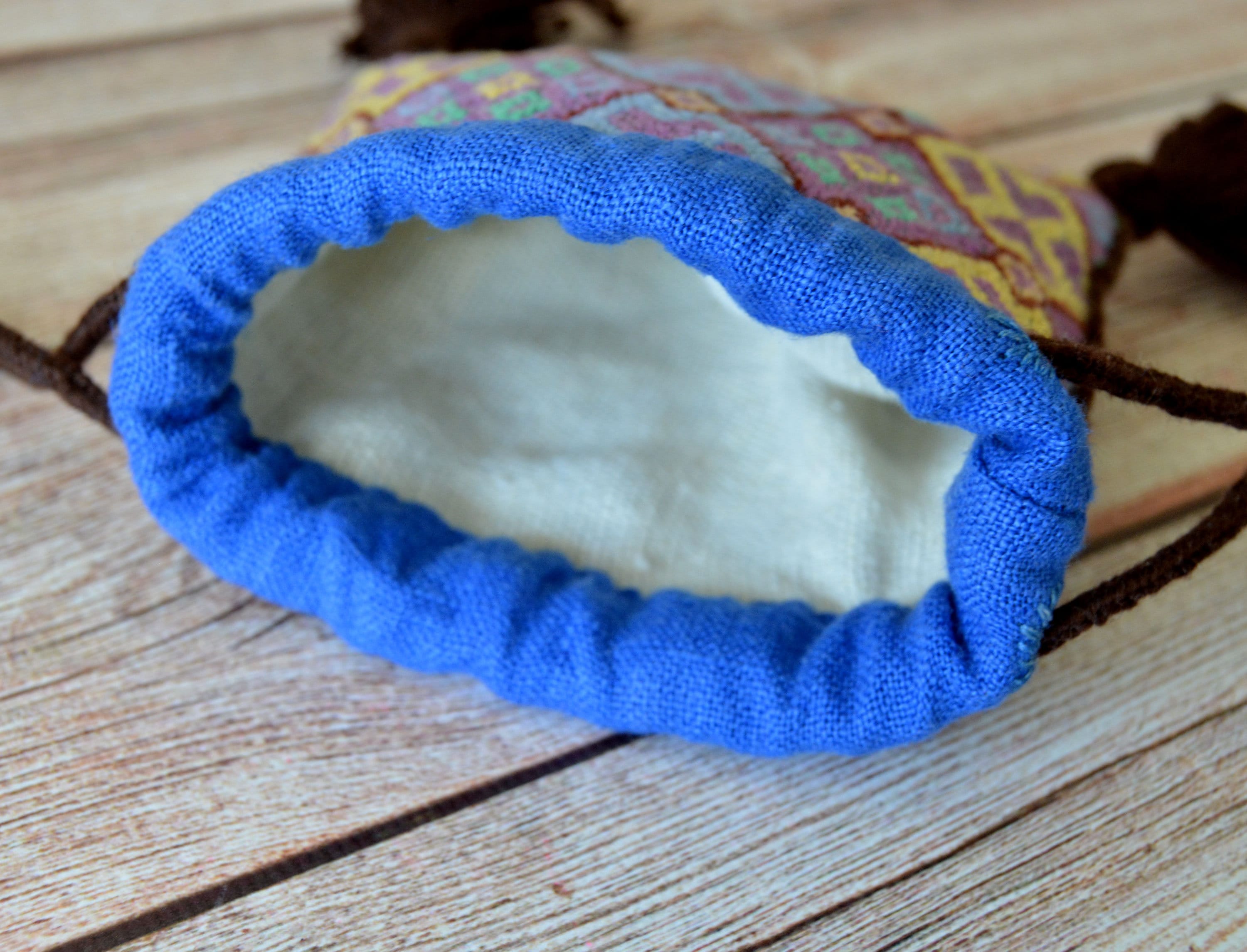Embroidered Medieval Coin Purse 14-15th Century: Linen Reenactment ...