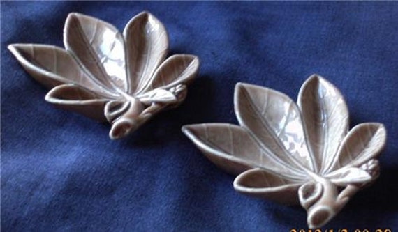Pair Vintage Porcelain Wade Leaf Shaped Pin / Trinket… - Gem