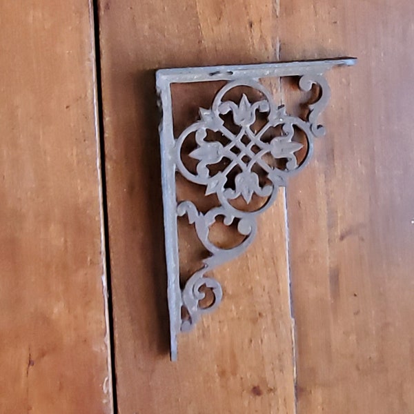 Fancy Shelf Bracket - Etsy