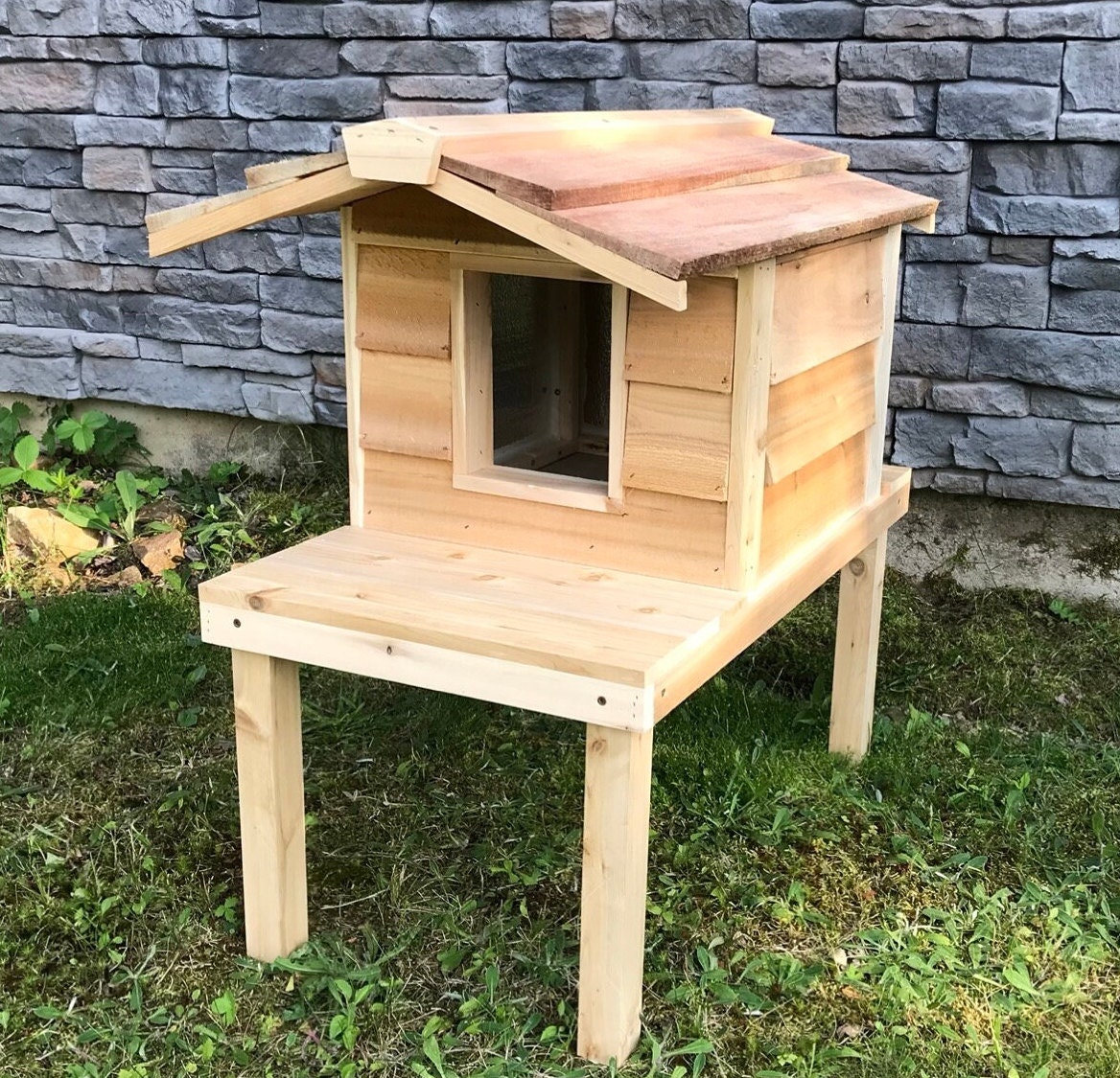 Large Insulated Cat House With Platform And Loft Outdoor