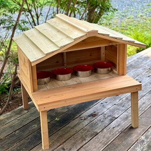 Outdoor Cat Feeding Station: Elevated Platform, Extended Roof - Etsy