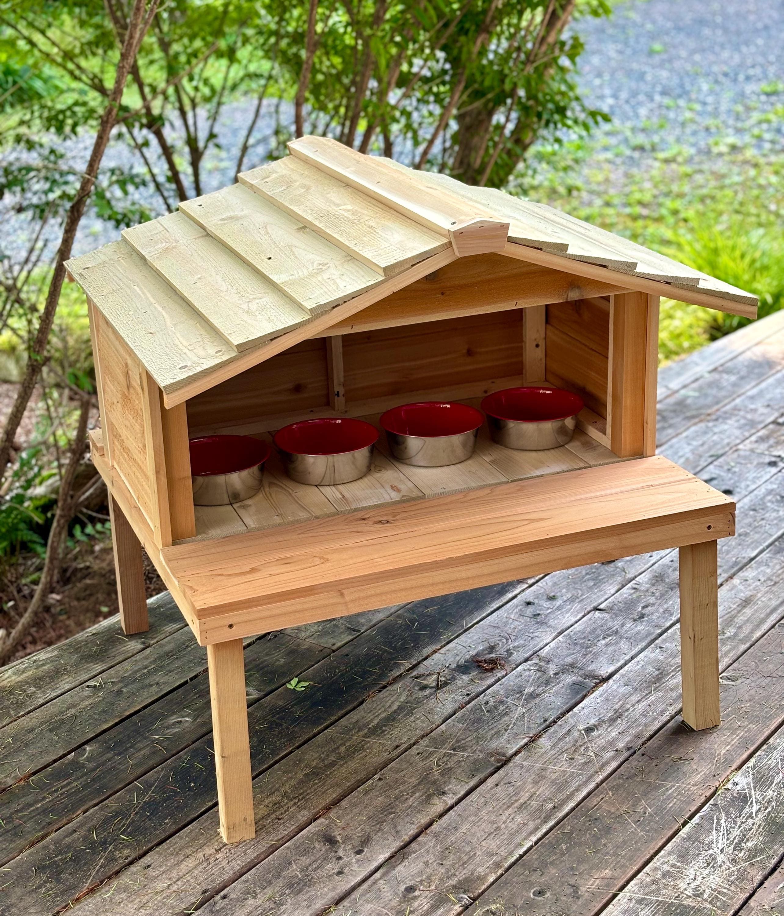 Outdoor Cat Feeding Station: Elevated Platform, Extended Roof - Etsy