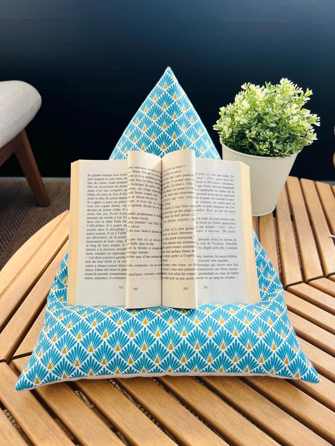 Reading Support - Book Wedge - Reader - Cushion - Etsy