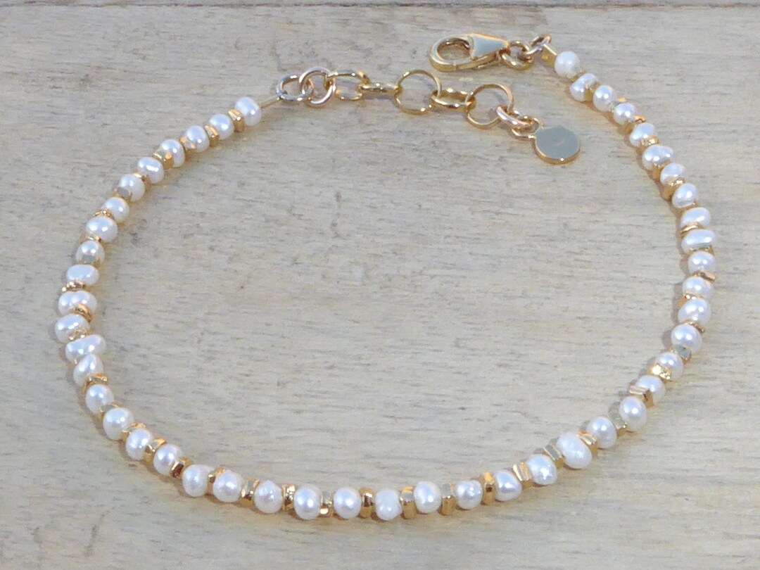 Bracelet perles de rivière et vermeil, fin bracelet plaqué or et perles ...