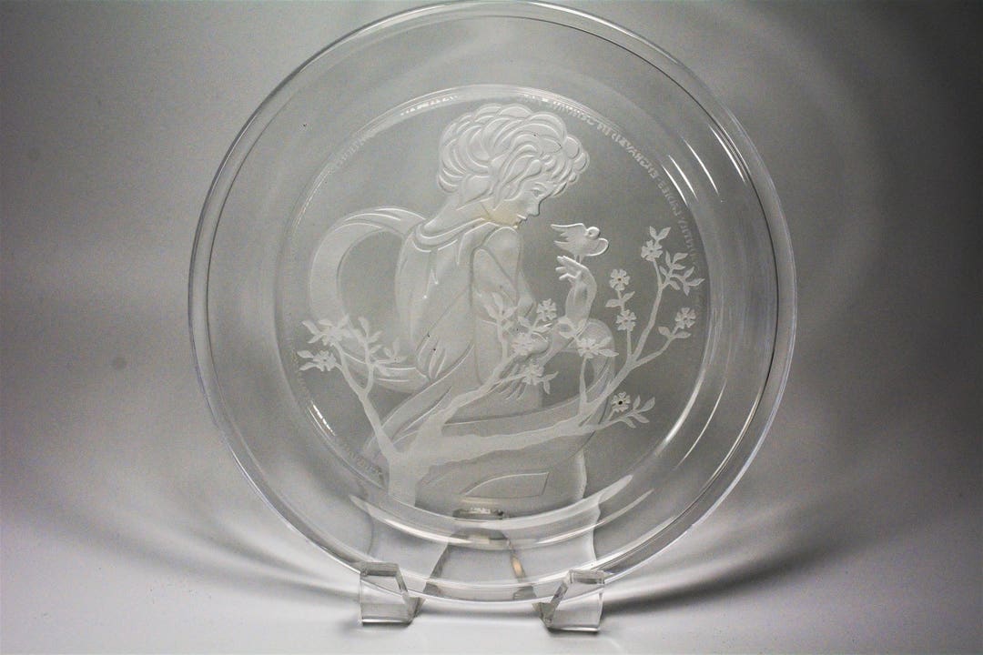 Morgantown Crystal Violet Plate by Michael Yates Country Ladies Hand ...