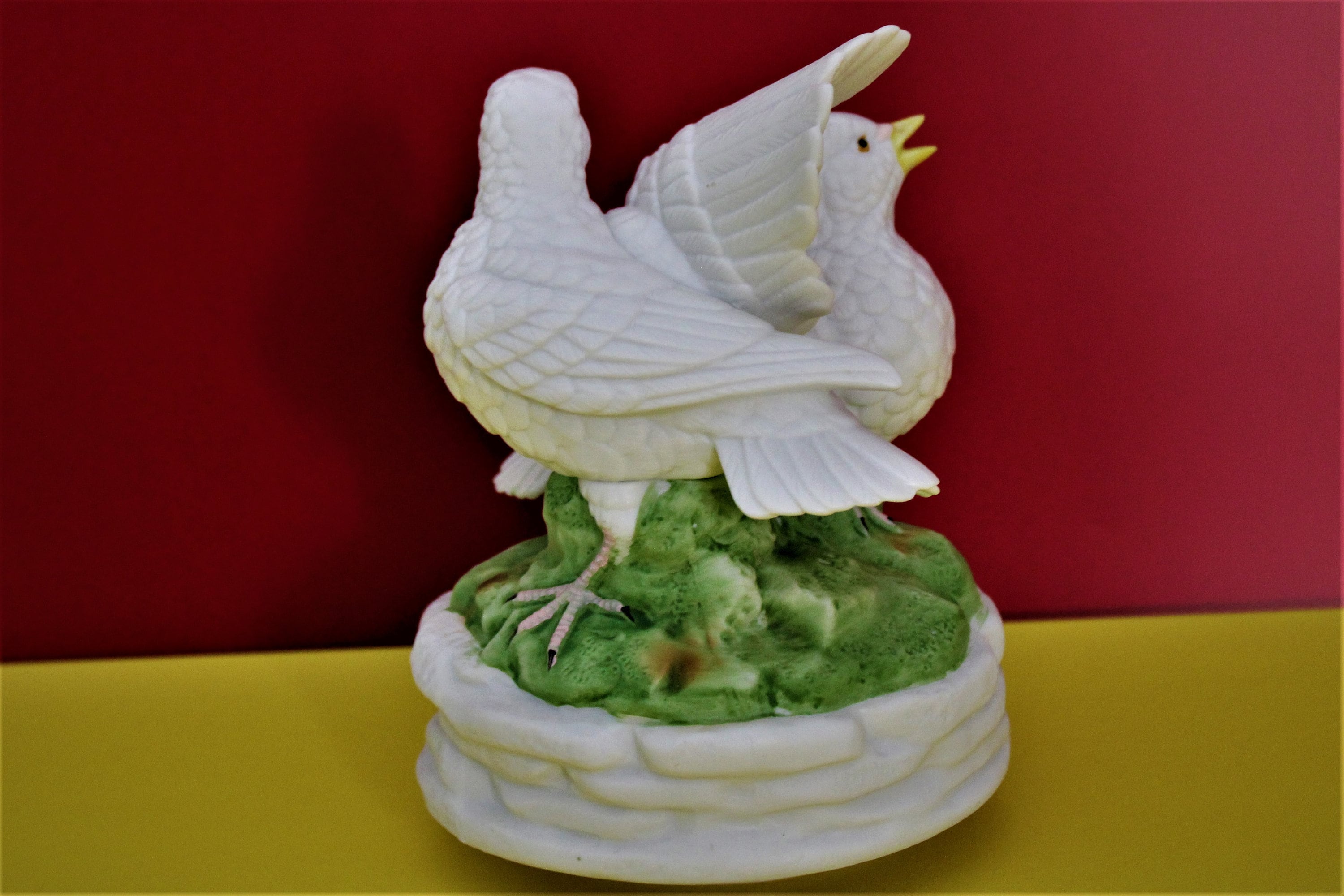 Vintage Japan Maruho Porcelain Doves Music Box - Etsy