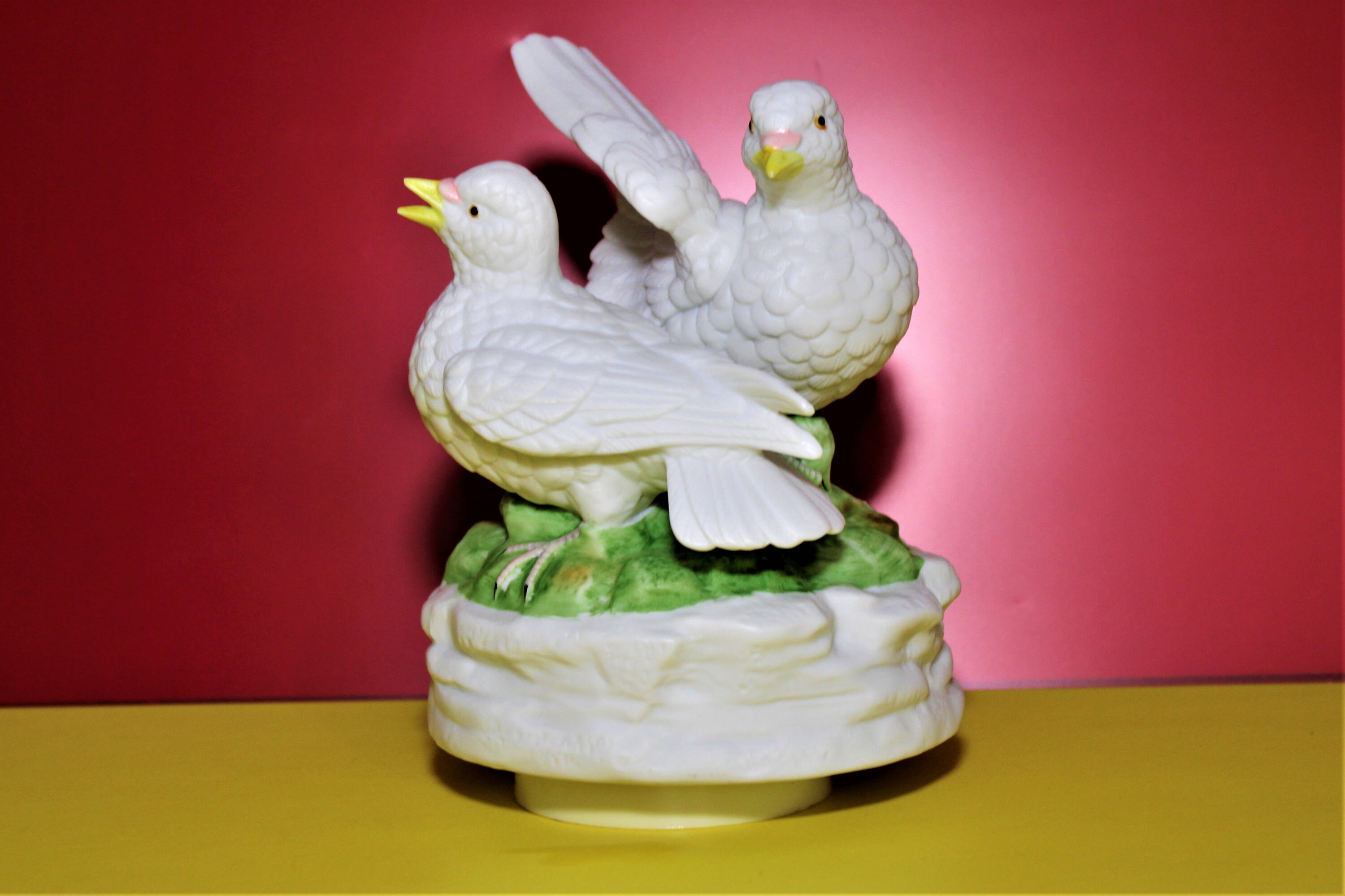 Vintage Japan Maruho Porcelain Doves Music Box - Etsy