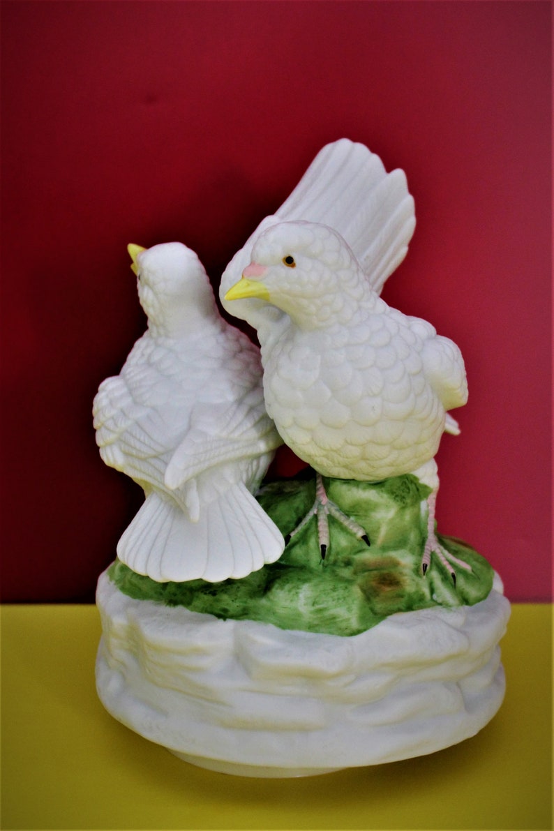 Vintage Japan Maruho Porcelain Doves Music Box - Etsy
