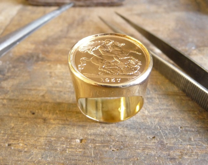 1912 Gold Sovereign Ring - Etsy UK