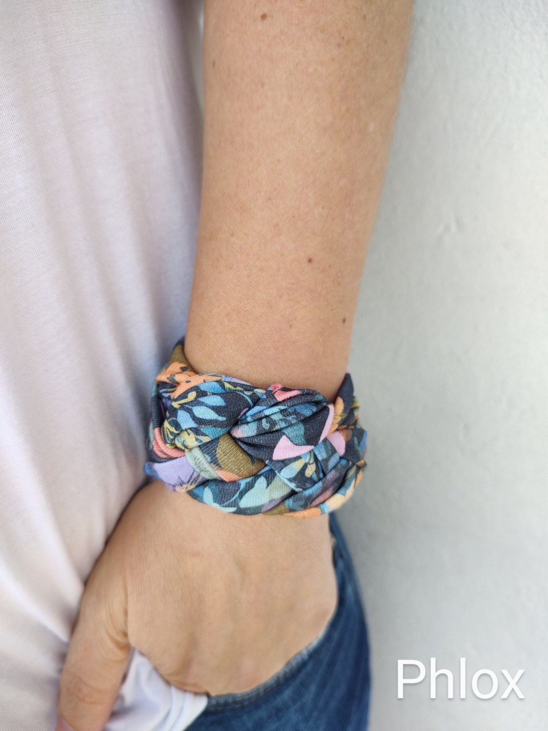 Flowers Phlox Floral Sailor Knot Wrist Cuff, Jersey Wrist Cuff ...