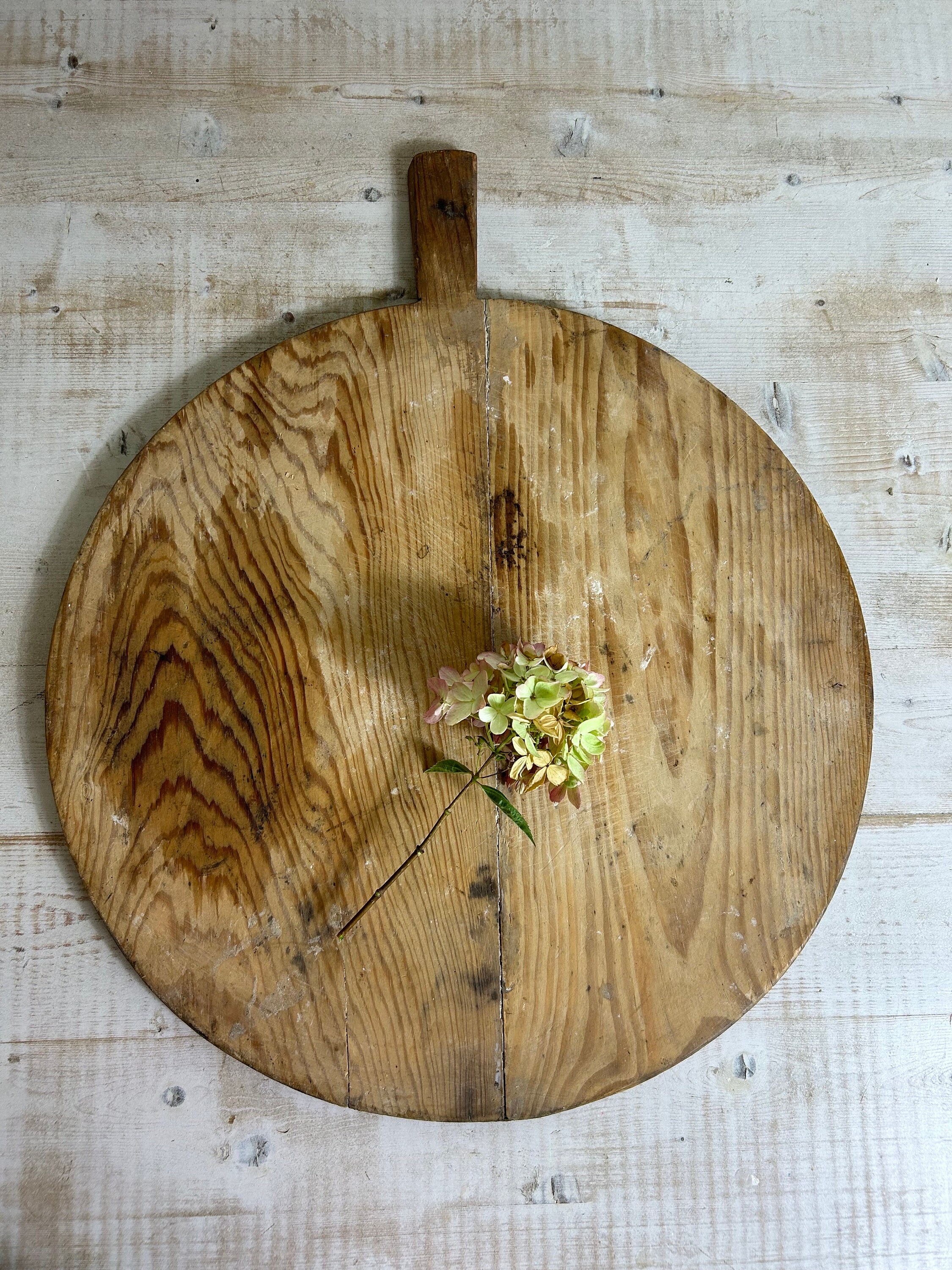 Antique Mediterranean Wooden Rustic Chopping Board / Round Bread Board ...