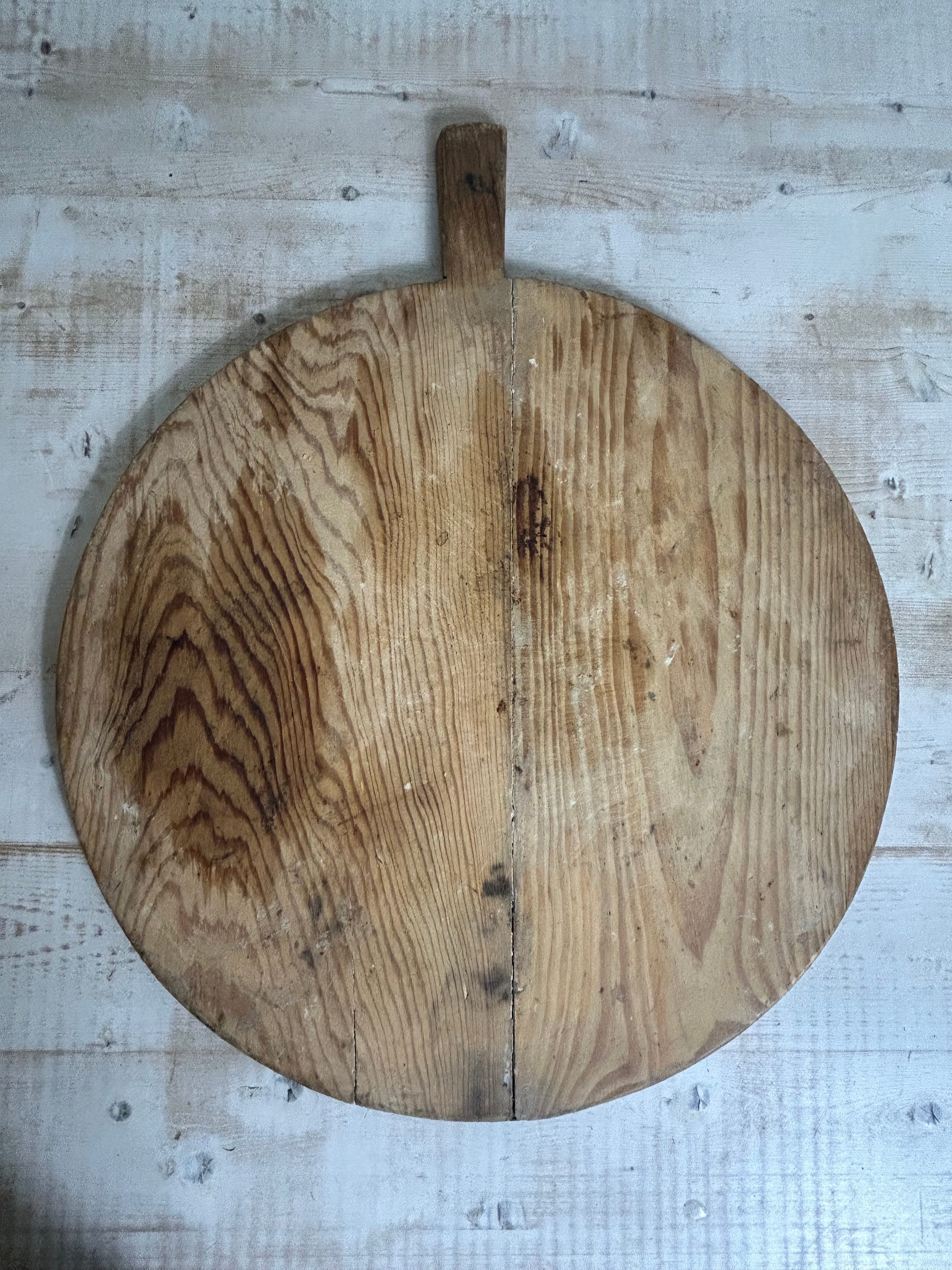 Antique Mediterranean Wooden Rustic Chopping Board / Round Bread Board ...