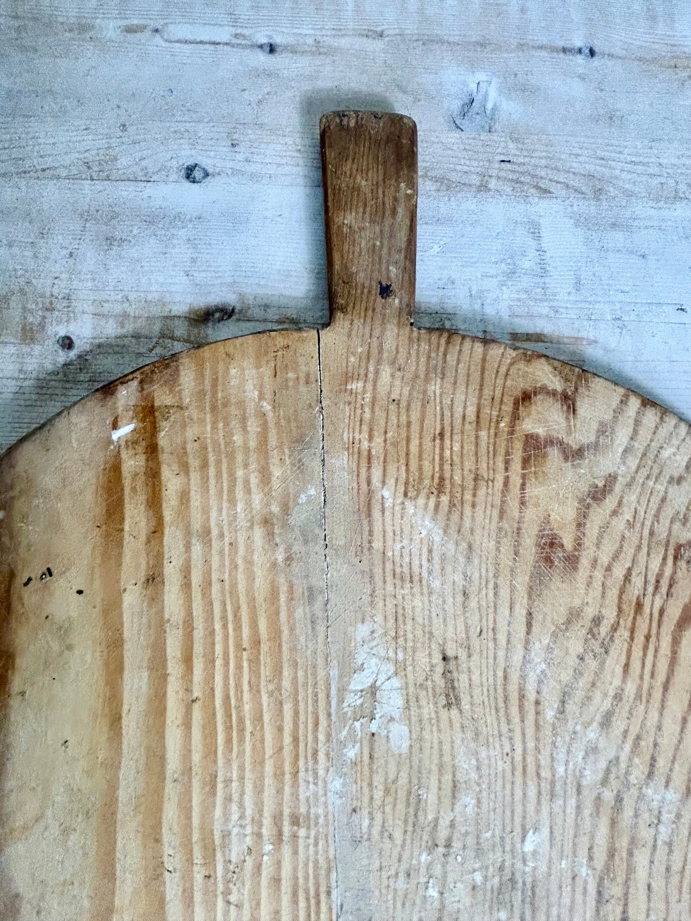 Antique Mediterranean Wooden Rustic Chopping Board / Round Bread Board ...