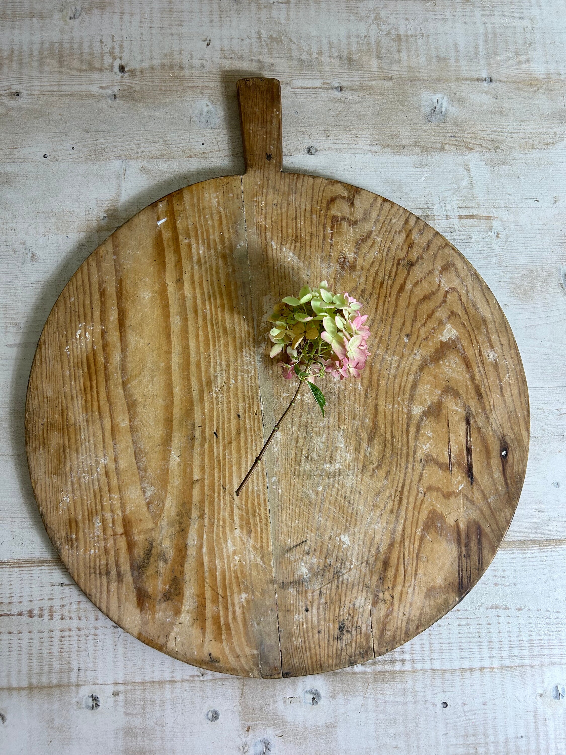 Antique Mediterranean Wooden Rustic Chopping Board / Round Bread Board ...