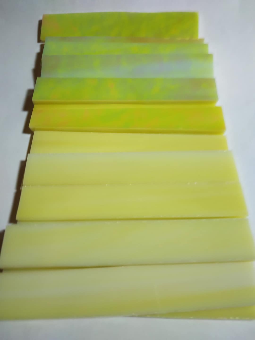 Yellow Wispy, Iridized One Side, Border Strips 3"x1/2"x2.5mm, 20-pieces ...