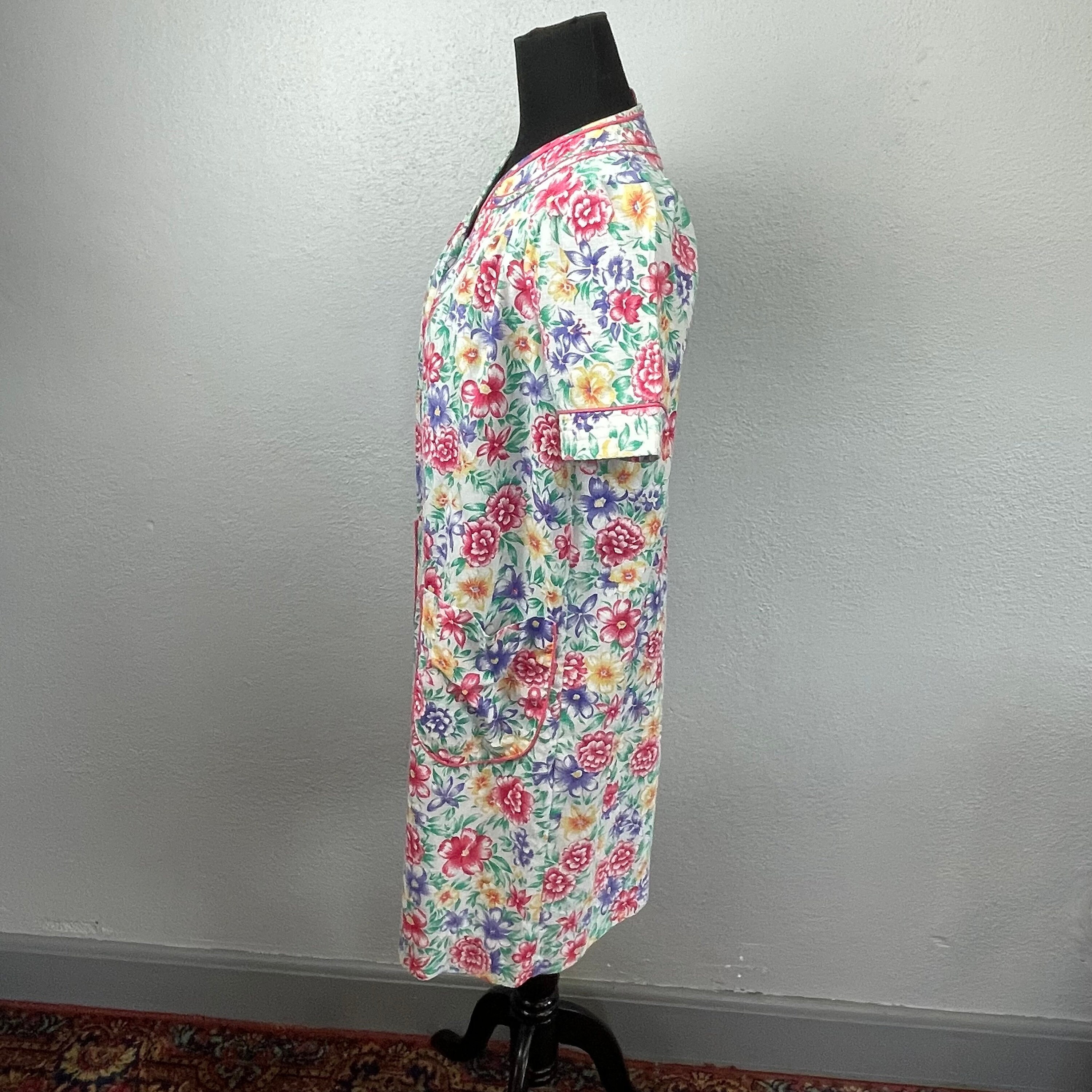 Vintage Comfort Coat Women's Floral Pearl Snap House Coat Nightgown ...