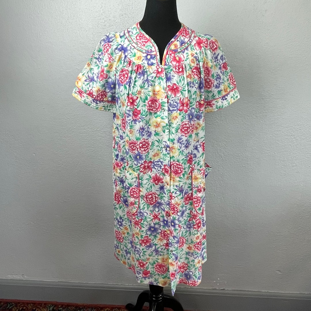 Vintage Comfort Coat Women's Floral Pearl Snap House Coat Nightgown ...