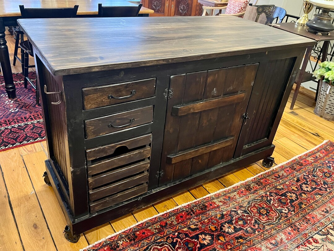 Beautiful Hand Crafted Kitchen Islands. Build Especially to Meet Your ...