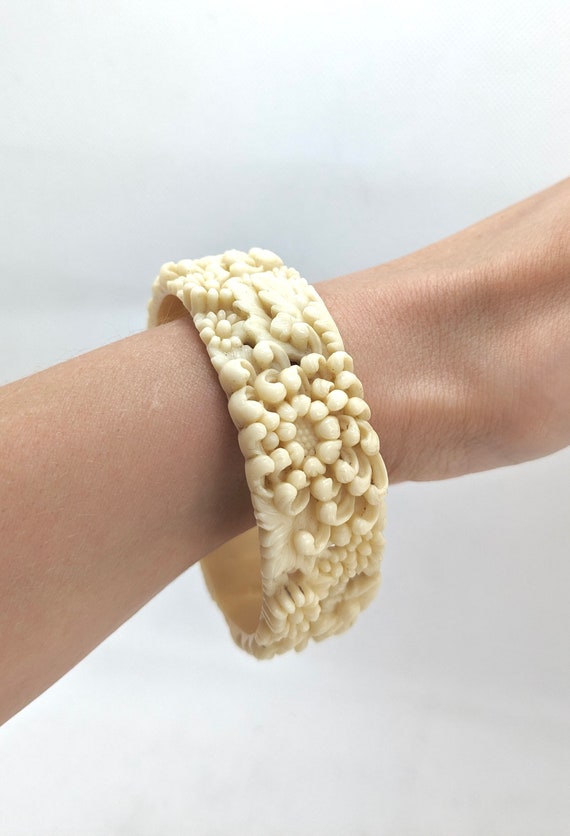 1920s Celluloid Carved Bangle * 1930s Celluloid Bangl… - Gem