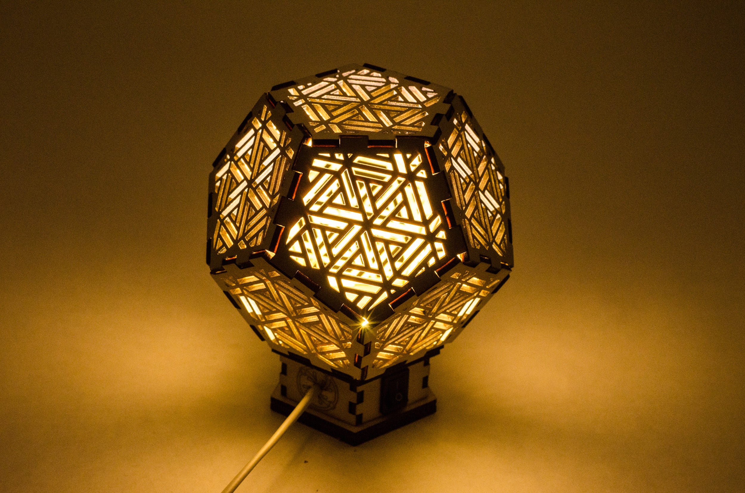 Decorative lamp with Geometric pattern/Shadow | Etsy