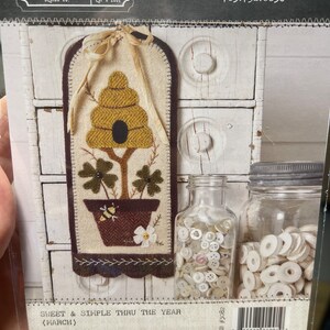 Sweet and Simple Thru the Year March Wool Appliqué Kit - Etsy