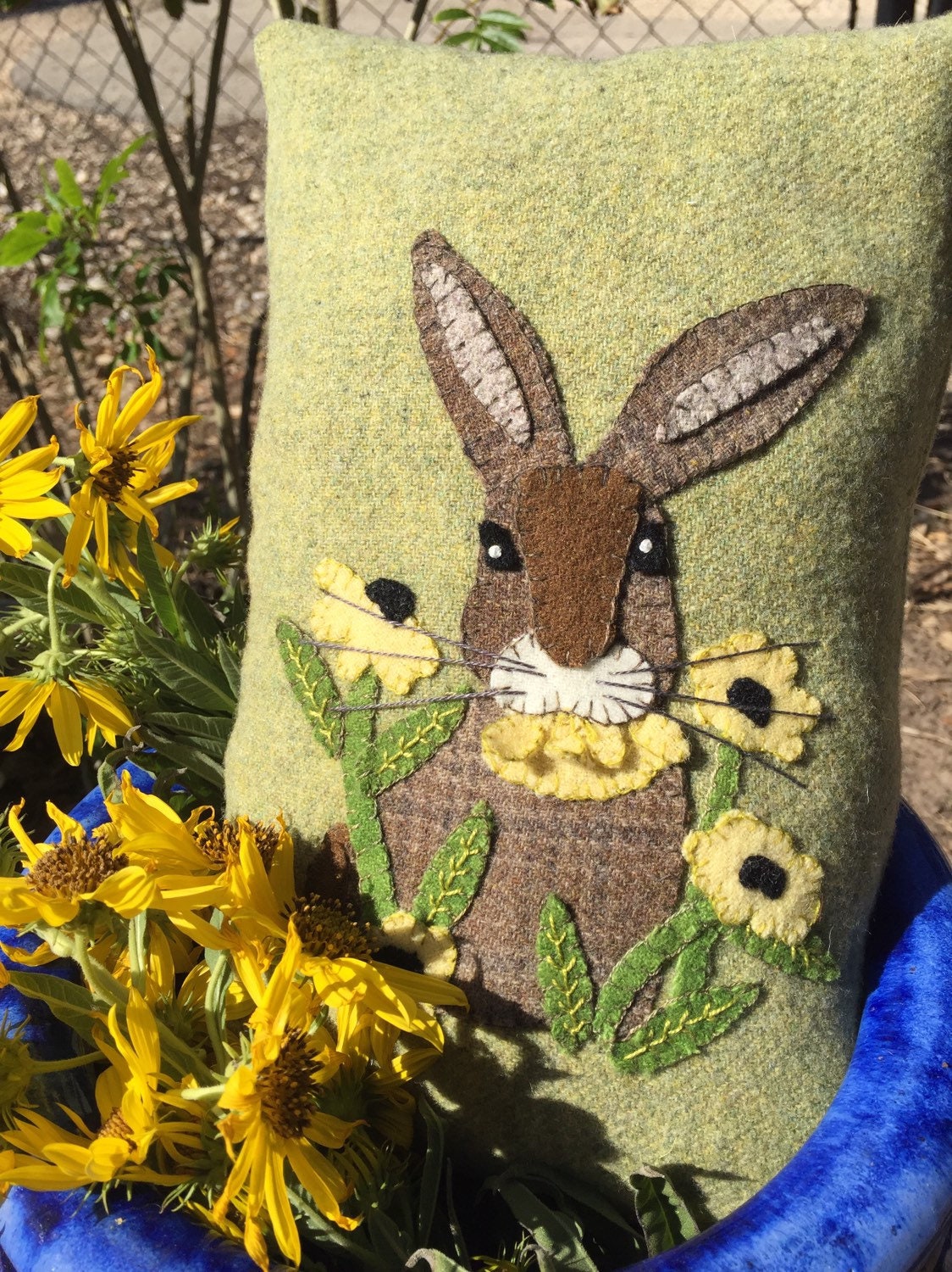 Jack's Lunch rabbit pillow wool appliqué kit | Etsy