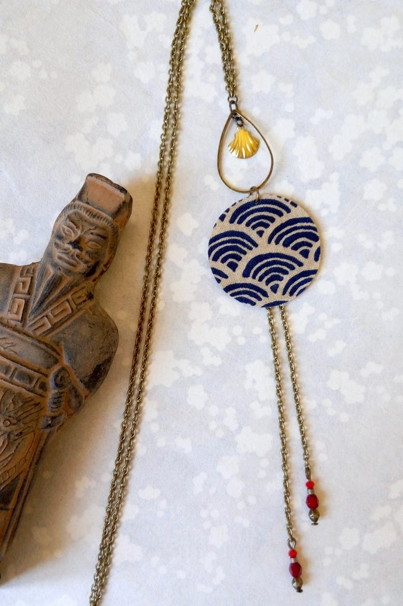 Japanese pendant necklace / traditional blue or red wave | Etsy