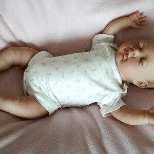UK Realistic Mottled Skin , Sleeping Reborn Baby Girl Doll Magnetic ...