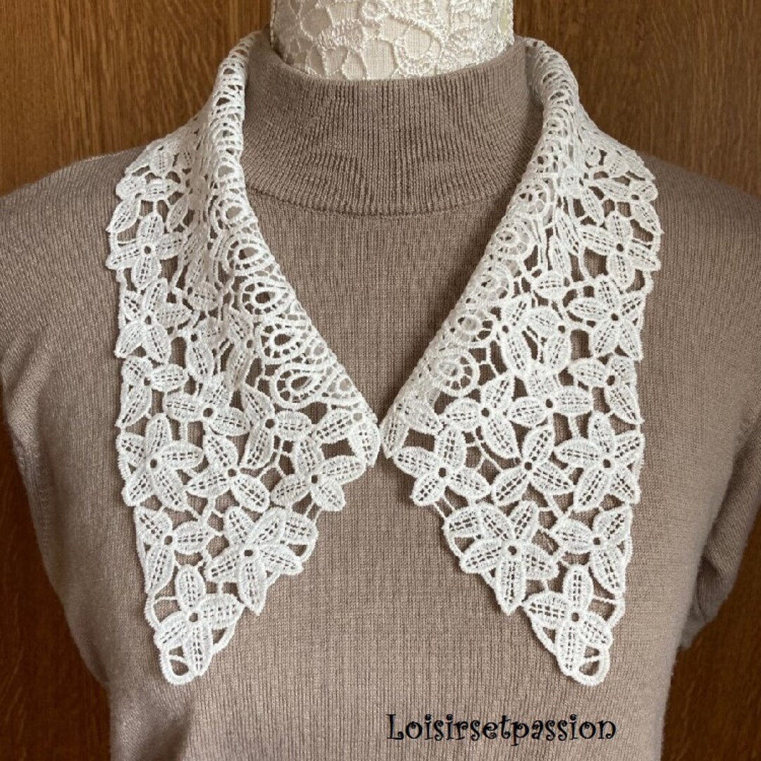 Peter Pan Collar, Lace Choker Neckline, SMALL FLOWERS / Cream White ...