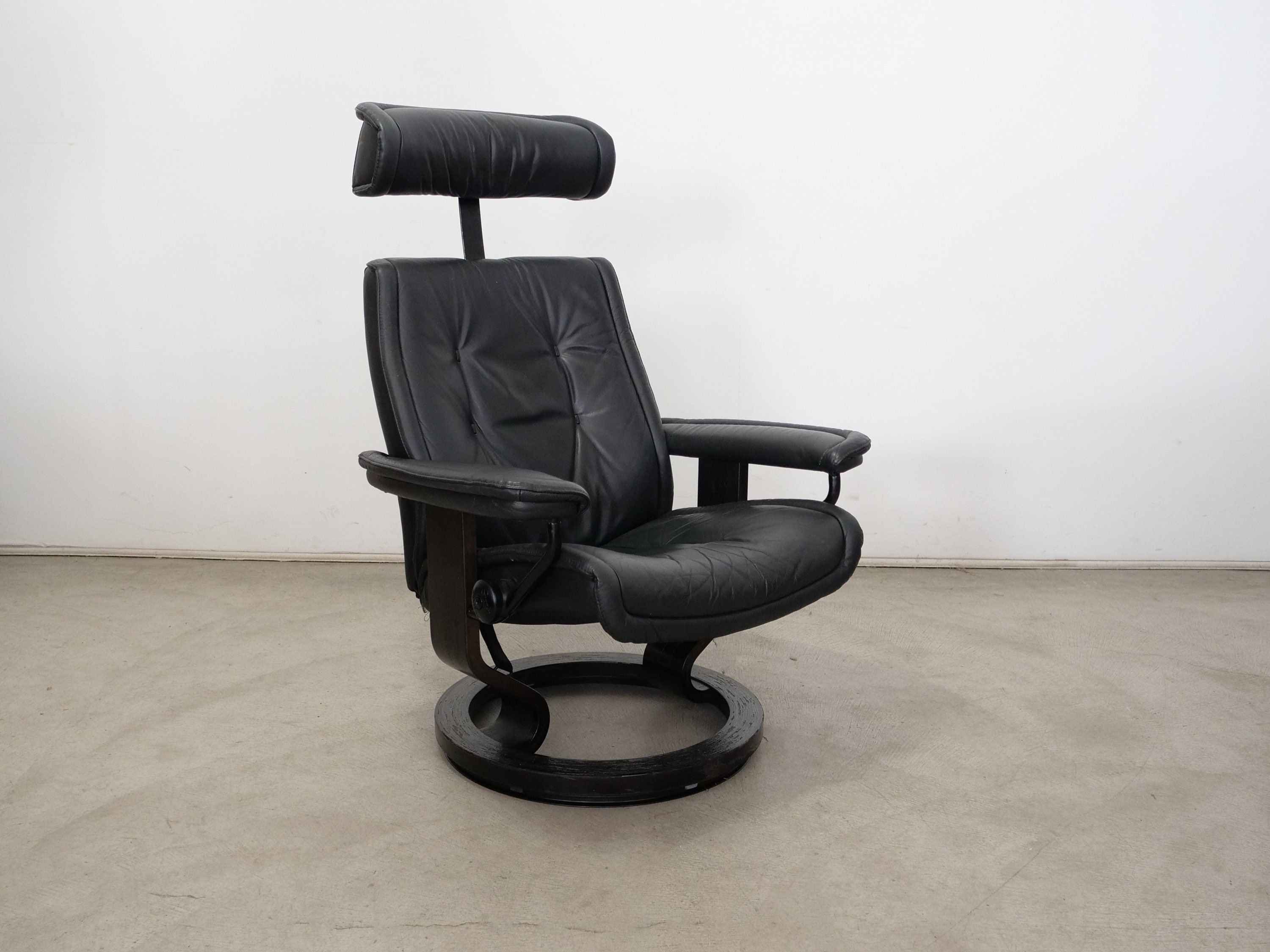 Vintage Ekornes Stressless Lounge Chair and Ottoman - Etsy