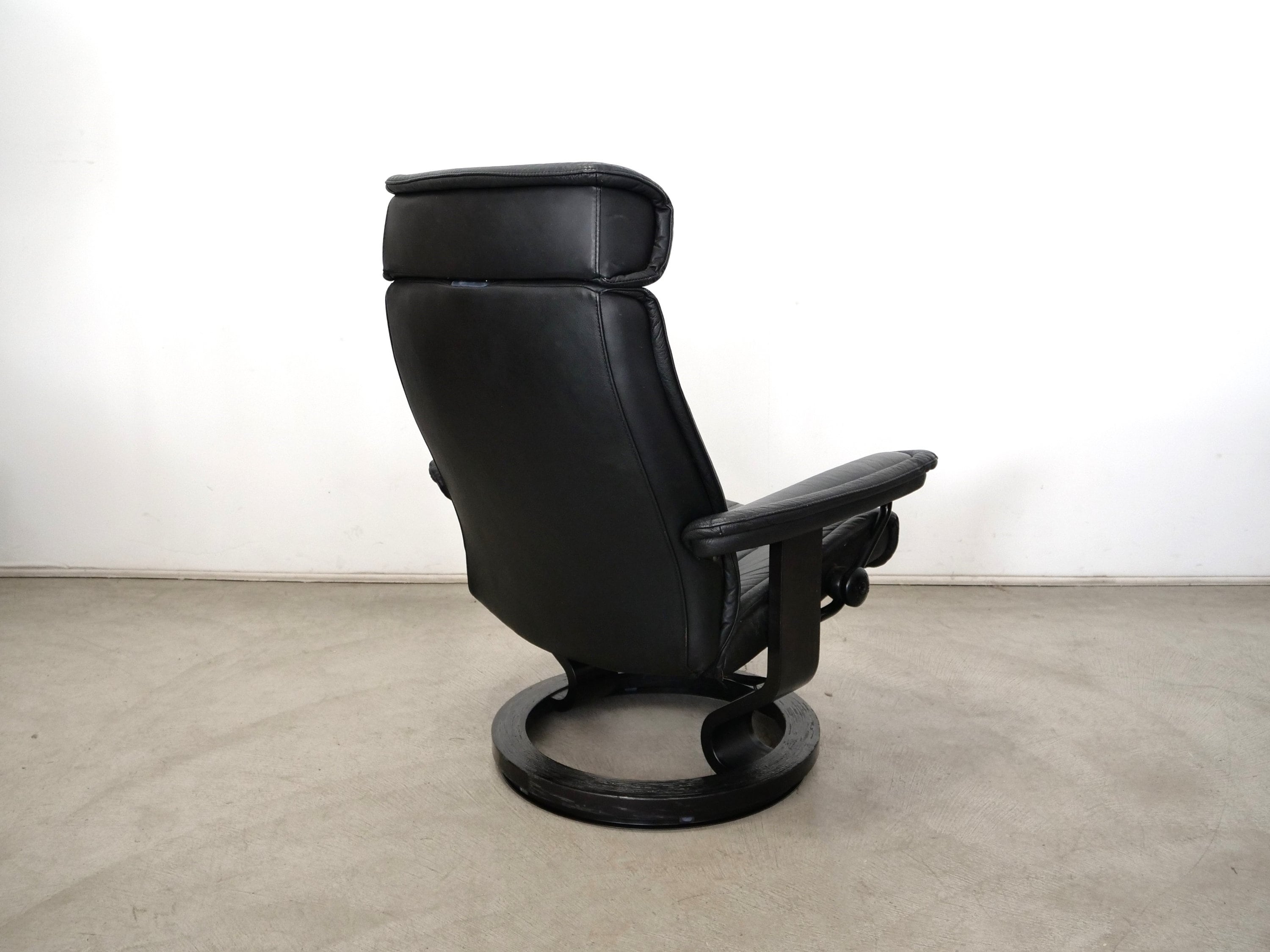 Vintage Ekornes Stressless Lounge Chair and Ottoman - Etsy