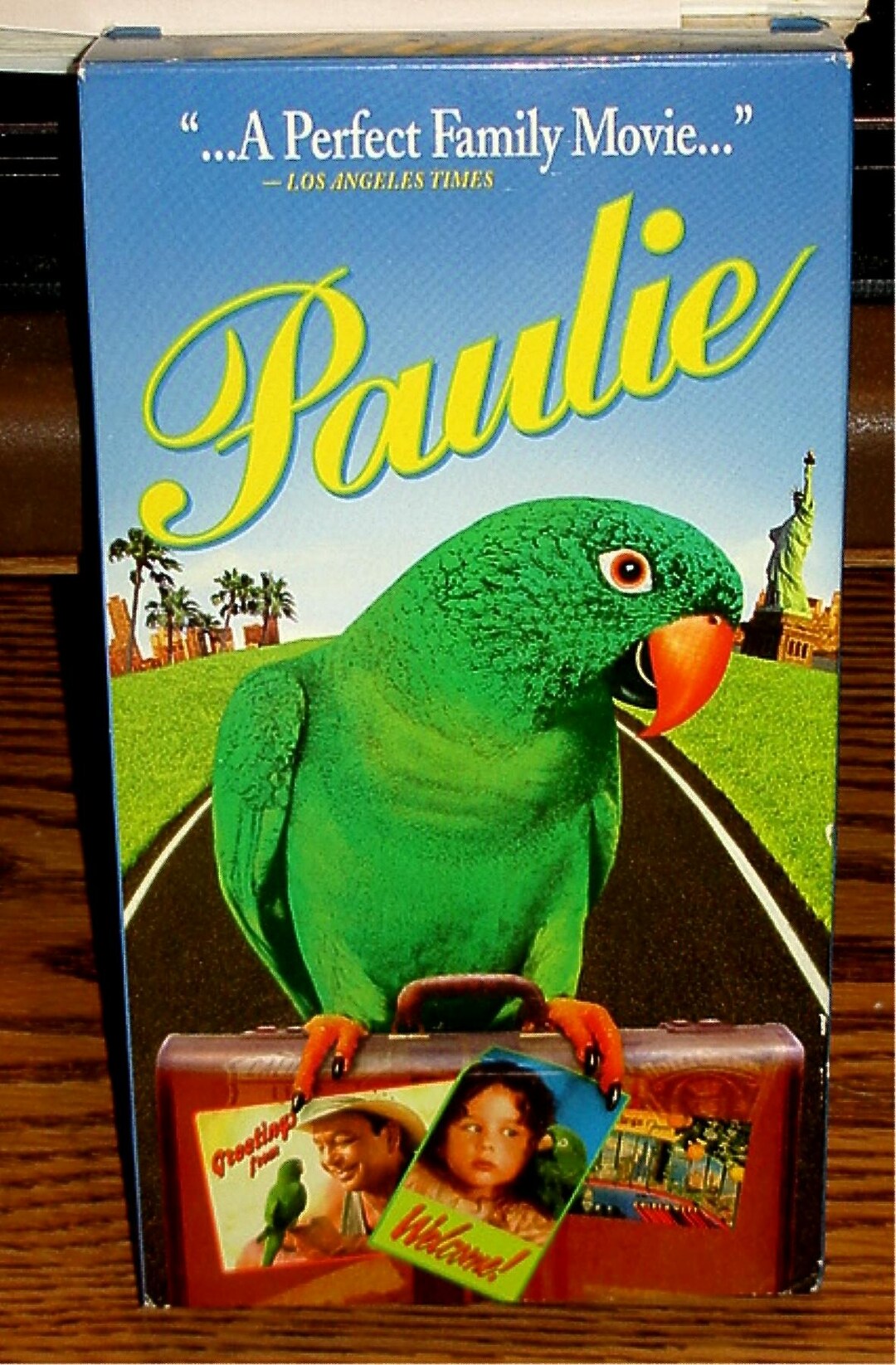 PAULIE - 1998 Dreamworks VHS Video Tape PG Tony Shalhoub Cheech Marin ...