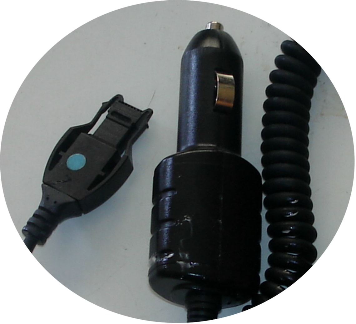 MOTOROLA Vintage Flip Phone Set w/ Chargers 34019SNRSA | Etsy