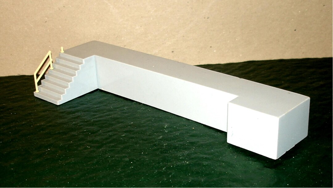 Platform for Station, Warehouse, Loading Dock, Etc - O /S Gauge Scale ...