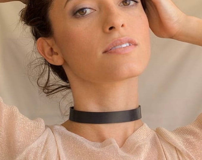 Lightweight Recycled Rubber Choker by Design Tun - Etsy