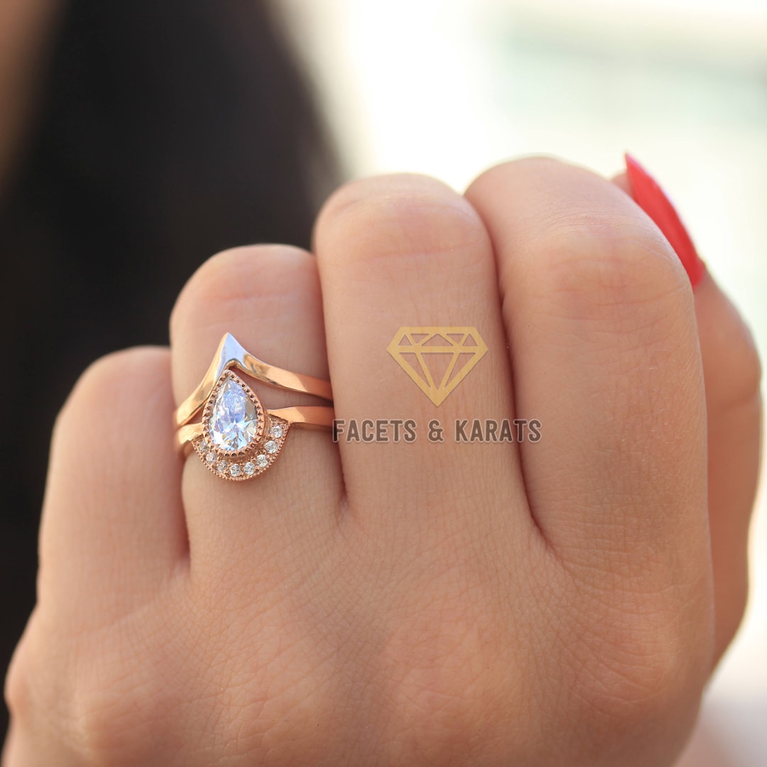 Unique Pear Shaped Engagement Ring Boho Bridal Ring Set V Shaped ...
