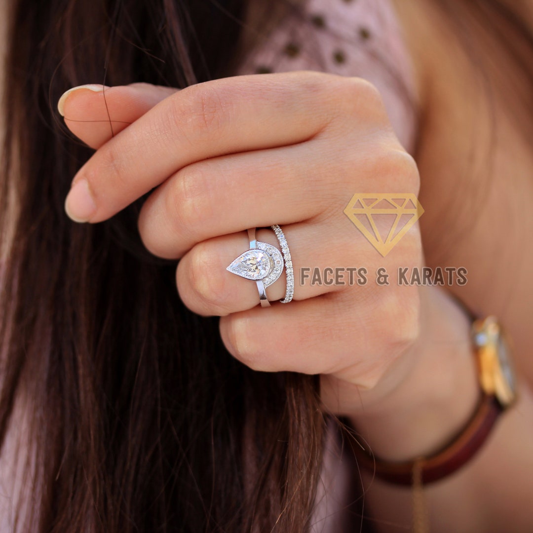 Engagement Ring and Wedding Band Wedding Ring Set Bezel Set Pear ...