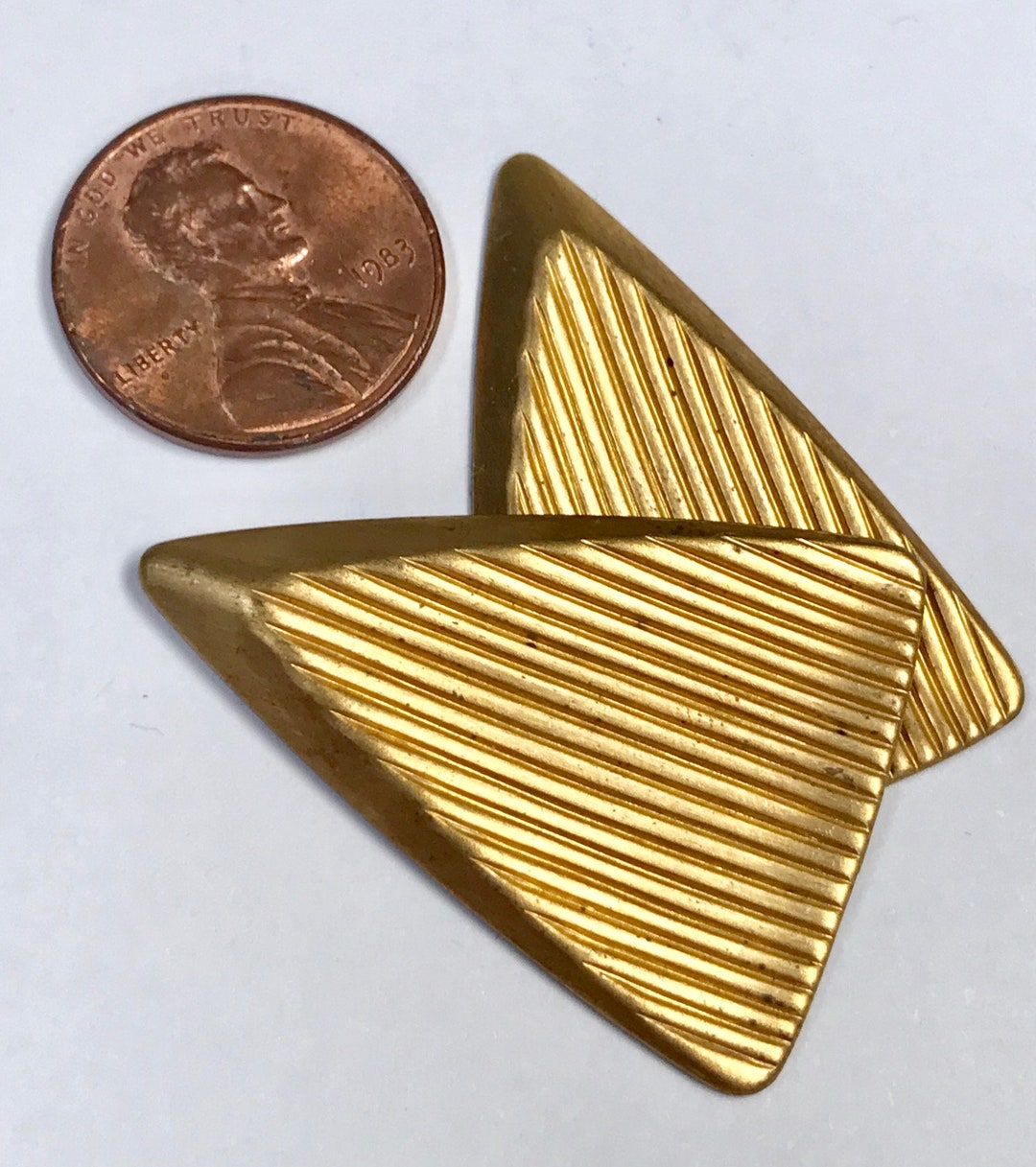 Vintage BRASS TRIANGLE Ribbed Concave 36x27mm PKG2 MS188 - Etsy