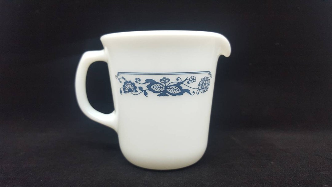 Vintage Pyrex Old Town Blue Creamer. Blue and White Milk Glass Creamer ...