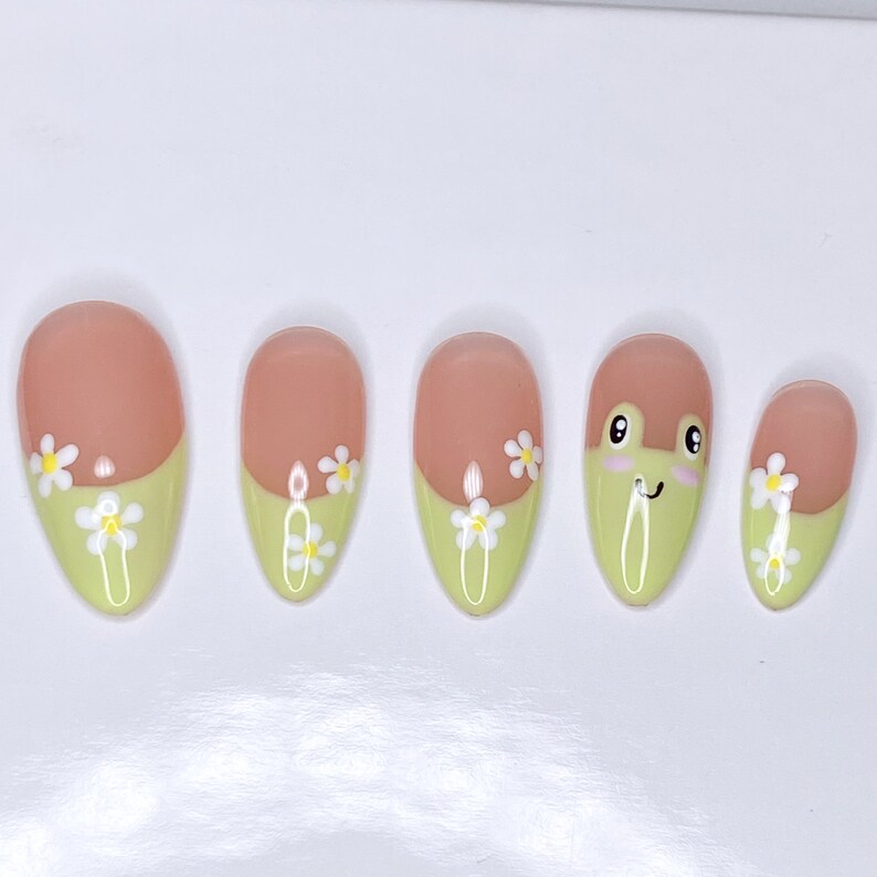Cottage Core Green Frog Nails - Etsy