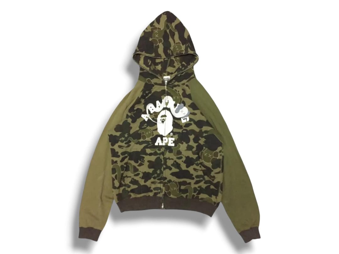 BAPE X KAWS 2005 Vintage Clothing 1st Camouflage Camo Crazy College ...