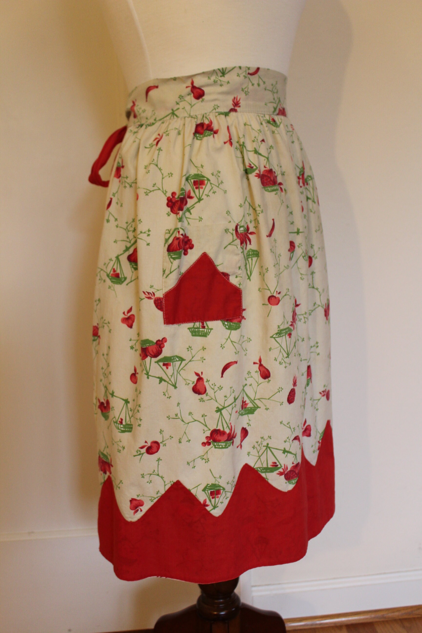 Vintage Kitchen Half Apron With Fruit and Vegetable Pattern - Etsy