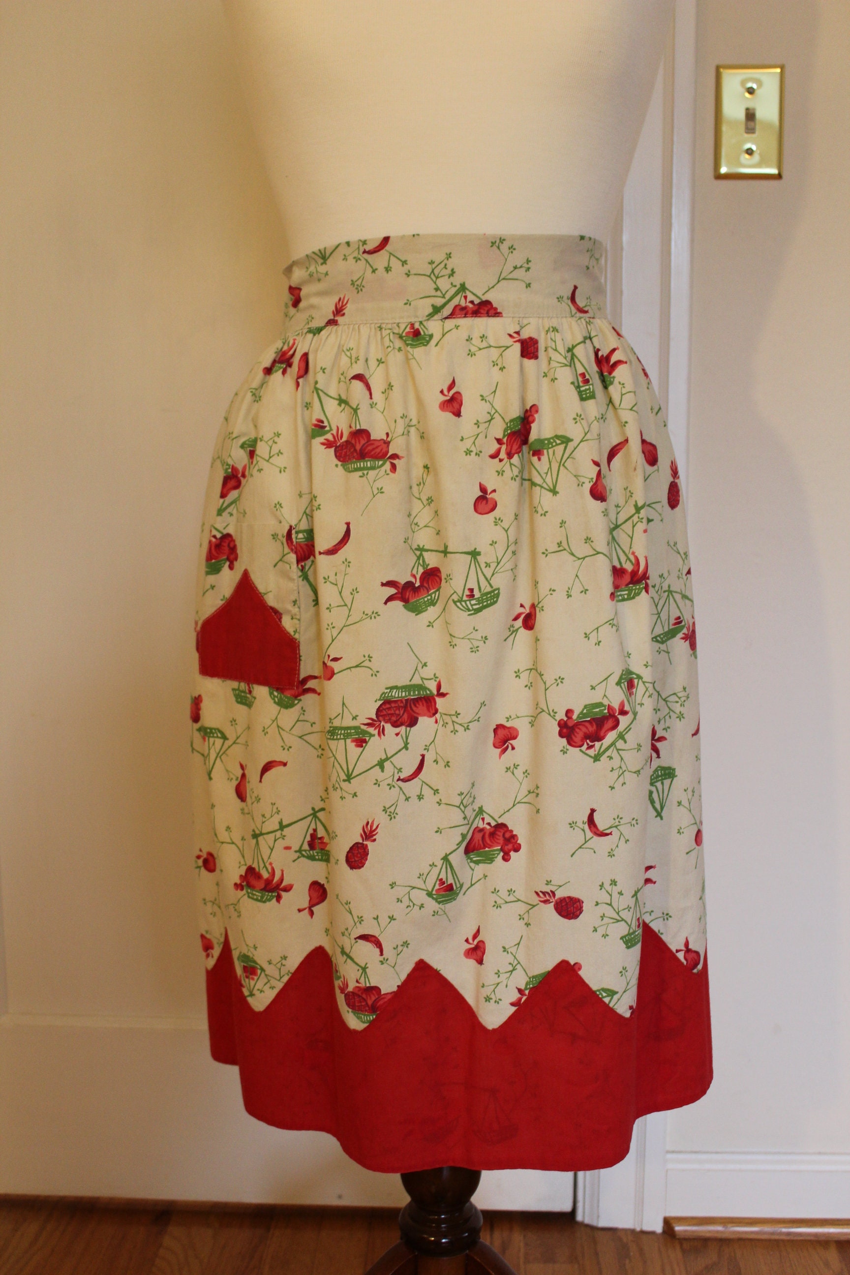 Vintage Kitchen Half Apron With Fruit and Vegetable Pattern, Cute Retro ...