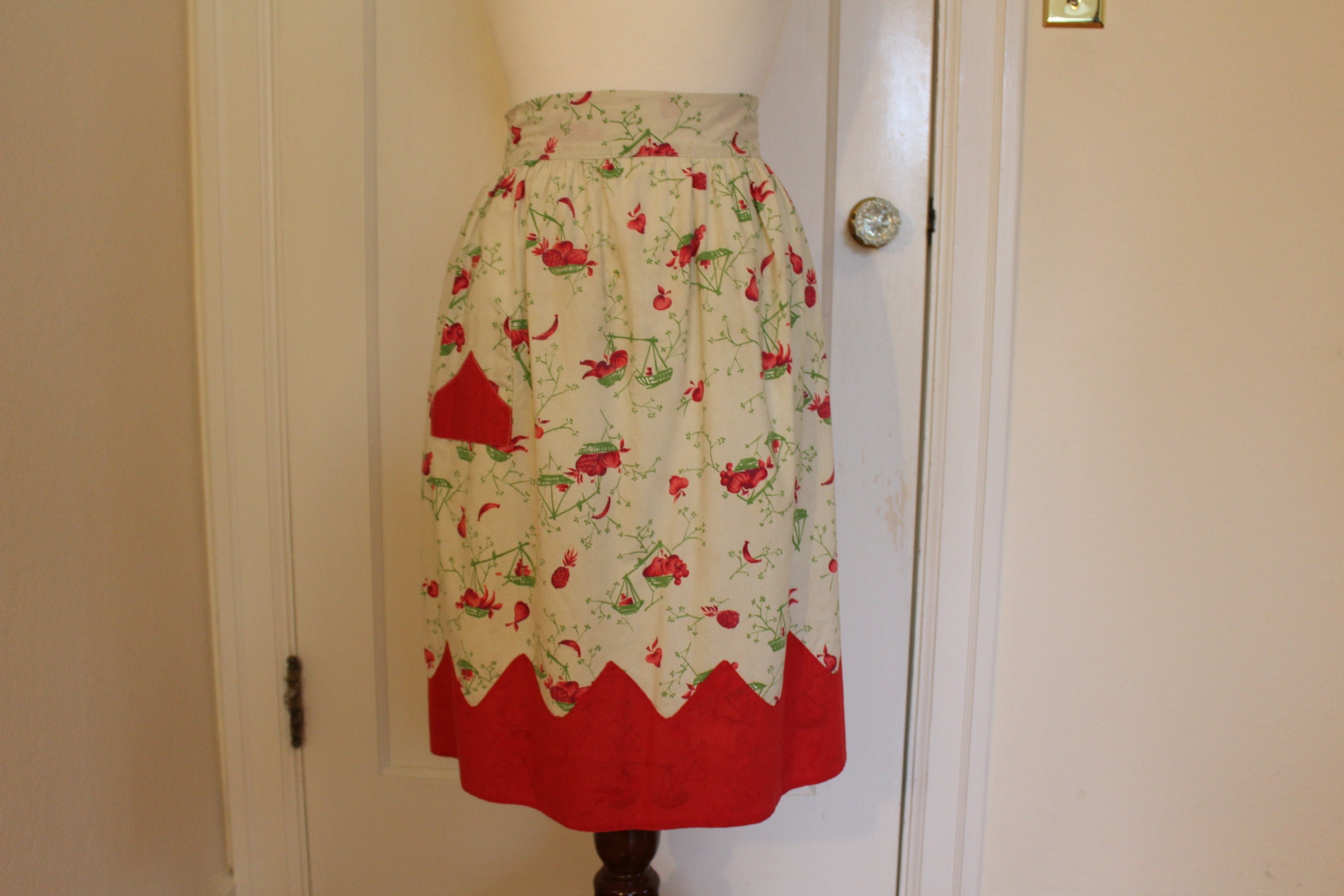 Vintage Kitchen Half Apron With Fruit and Vegetable Pattern, Cute Retro ...