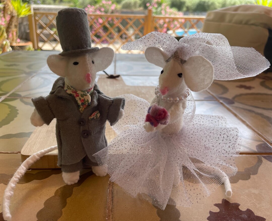 Mr & Mrs Mouse Just Married Wedding Day Mice Gift for the Bride and ...