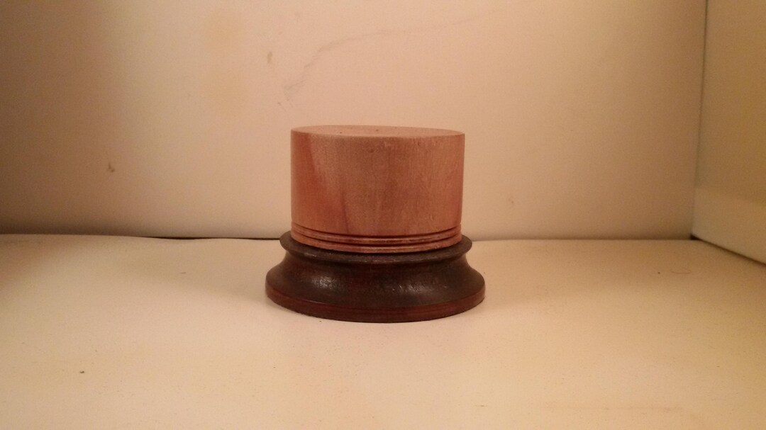 Socle en bois pour figurines rond tourné avec du bois de fresne srf1 ...