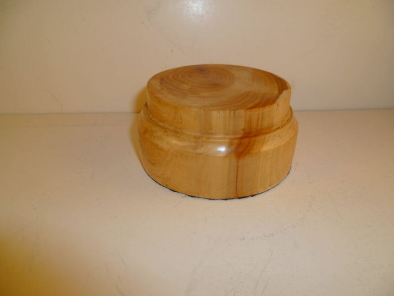 Socle en bois pour figurines rond tourné avec du bois de thuya - Etsy ...