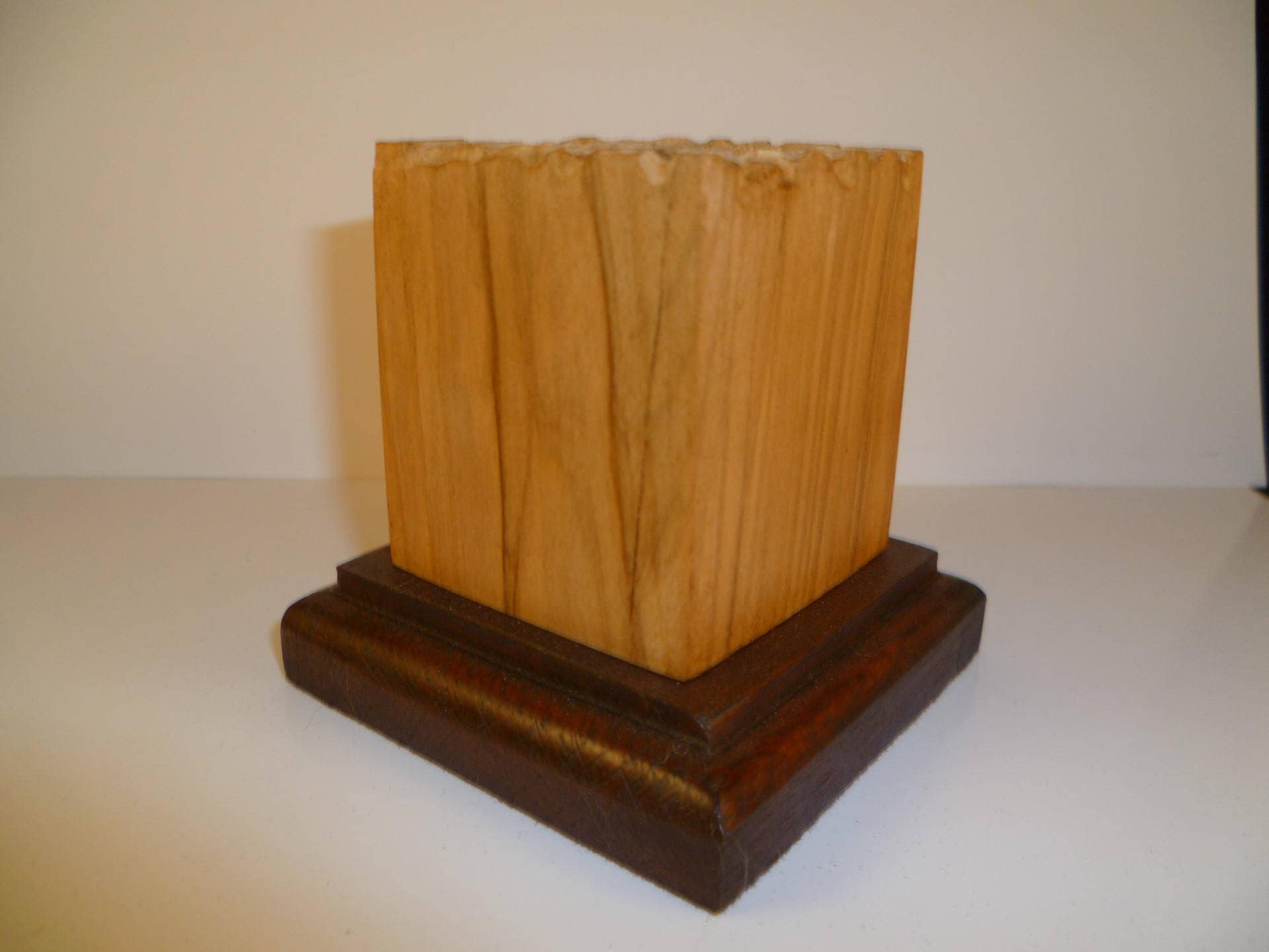 Socle carré en bois d'olivier et de chêne olivtext1 - Etsy France